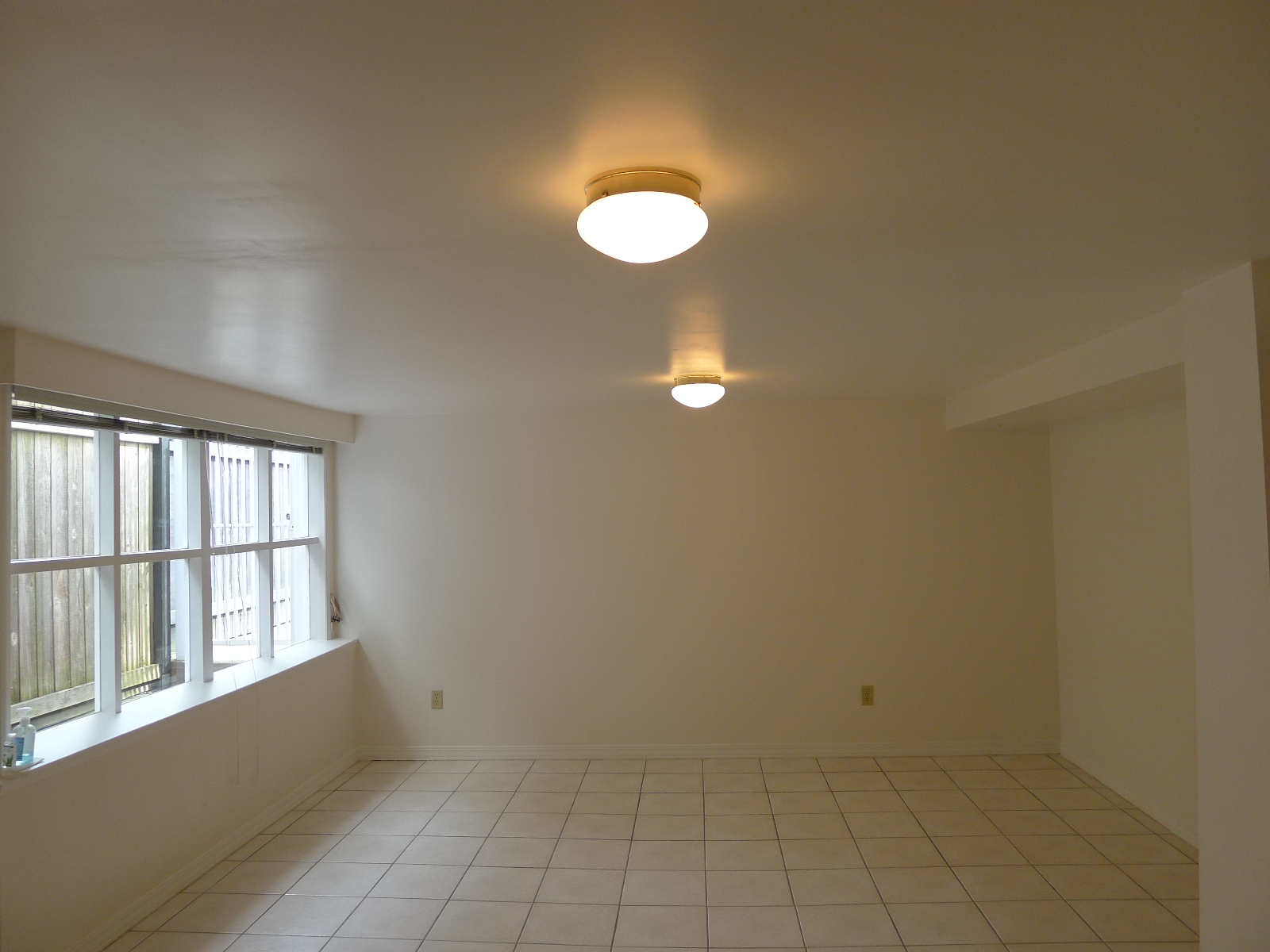 Ground Level - 3273 11th Avenue W, Vancouver BC V6K 2M9 - Vista Realty ...